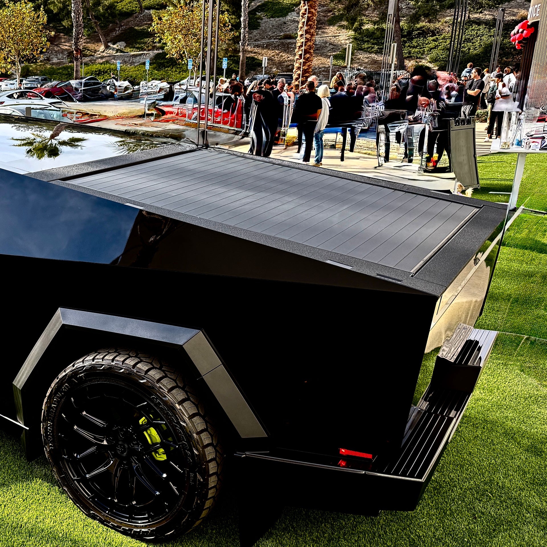 Cybertruck Bed Upper Perimeter Kit Textured Vinyl Armor (8 Pieces) Spr ...