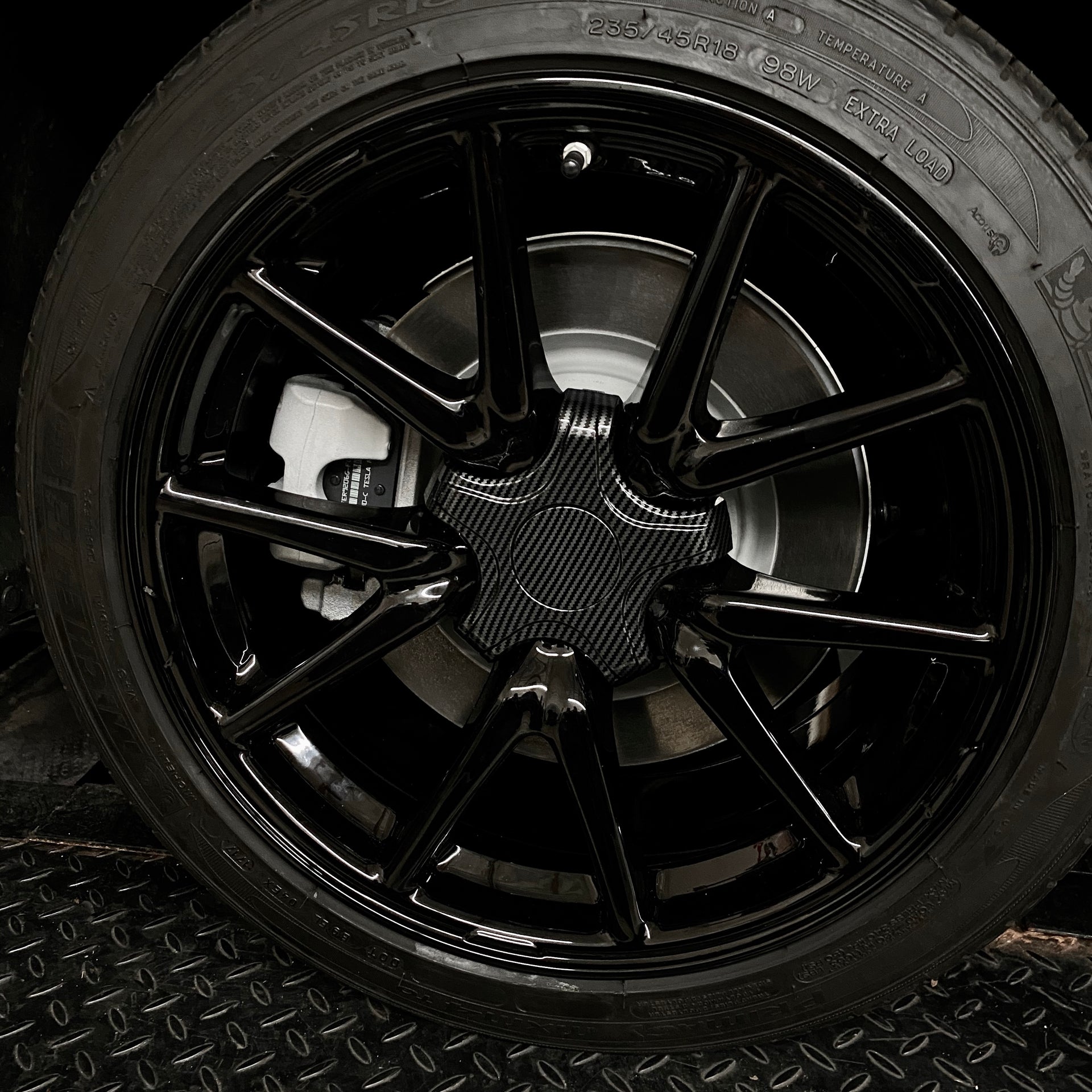 Model 3 18" Aero Wheel Center Hub Caps (Set of 4) - Hydro Carbon Fiber ...