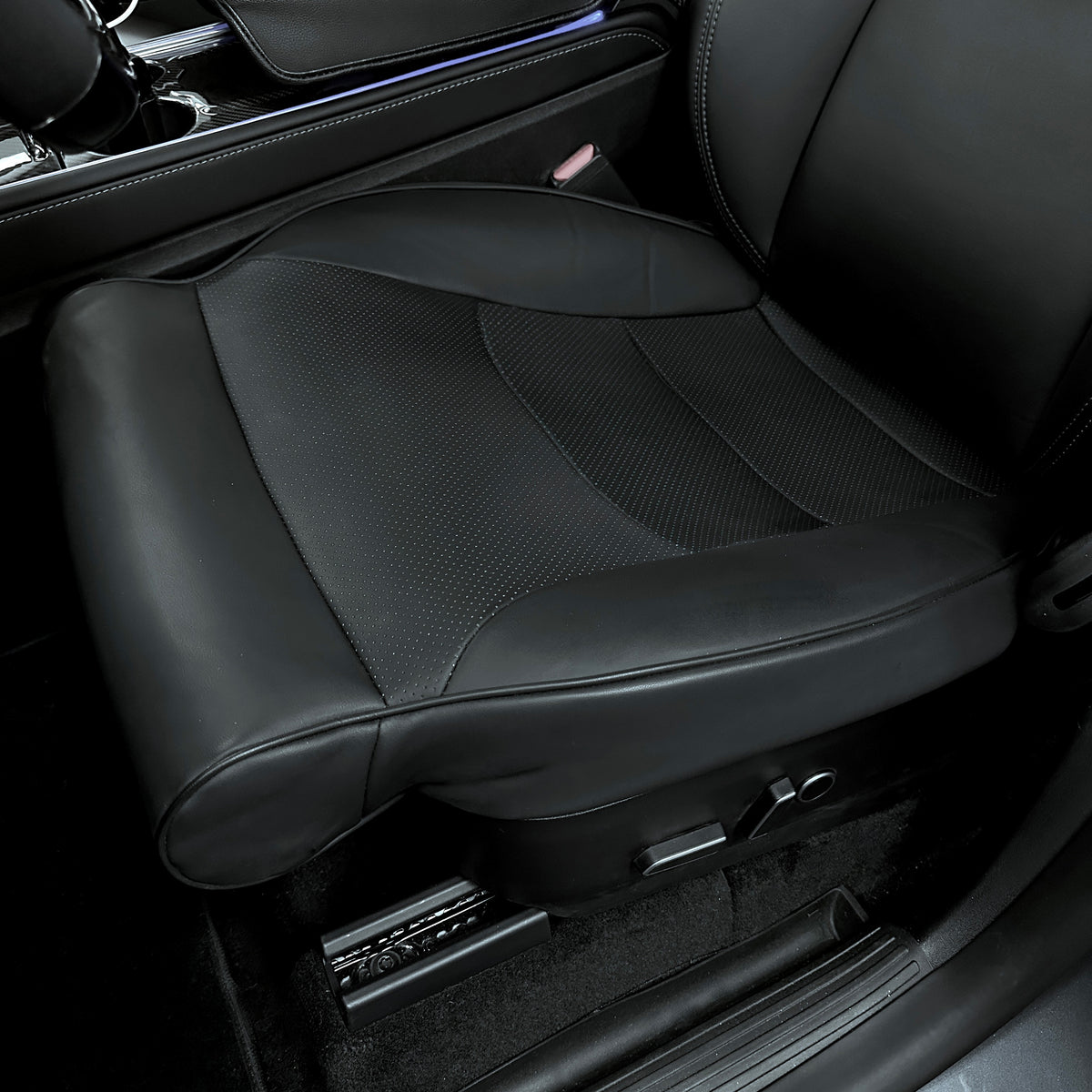 Model 3 & Y Front Seat Covers with Padded Leg Support (1 Piece) - Blac ...