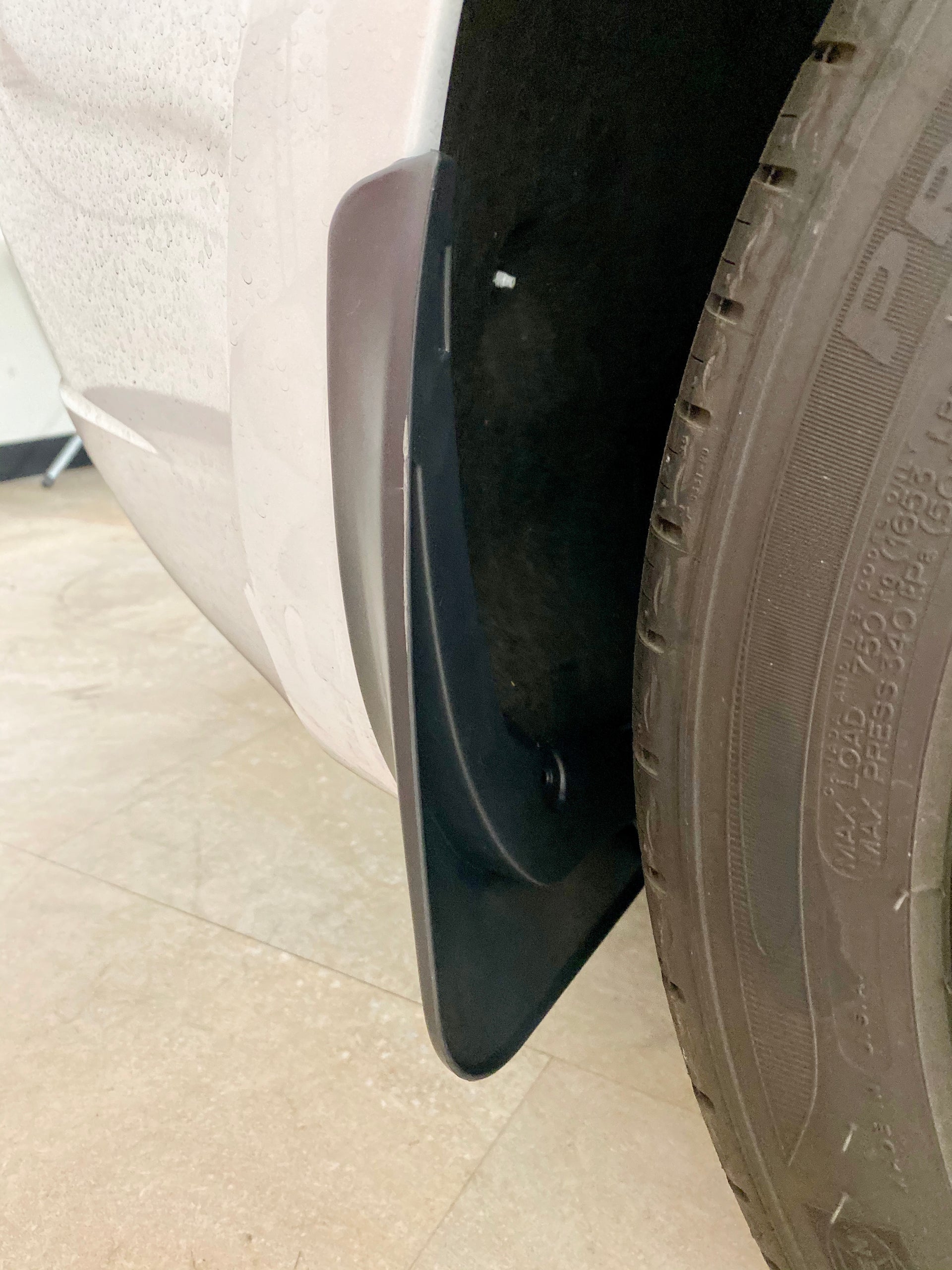 Model 3 Mud Flaps Screwless (Set of 4) – RPM TESLA Aftermarket Accessories